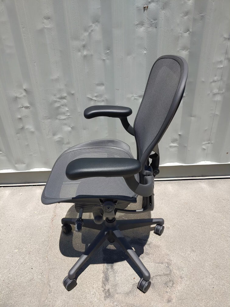 Herman Miller Aeron Remastered fully loaded with PostureFit SL Size B ...