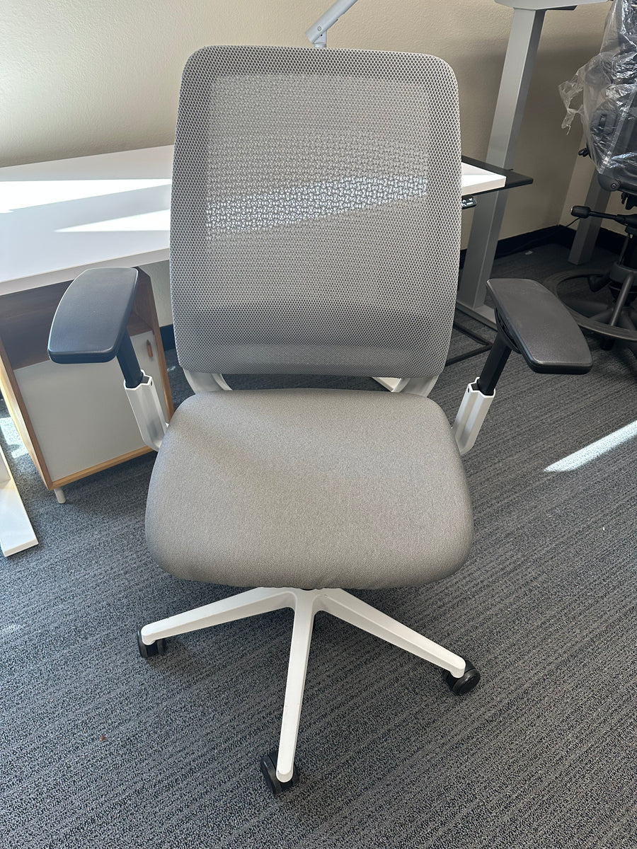 Amia AIR chair by SteelCase – Executive Seating Co.
